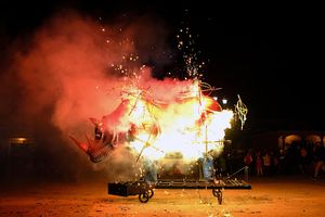 Adela Goldbard "Invadieron por mar, respondemos con fuego. Un presagio" and Pyrotechnic ...