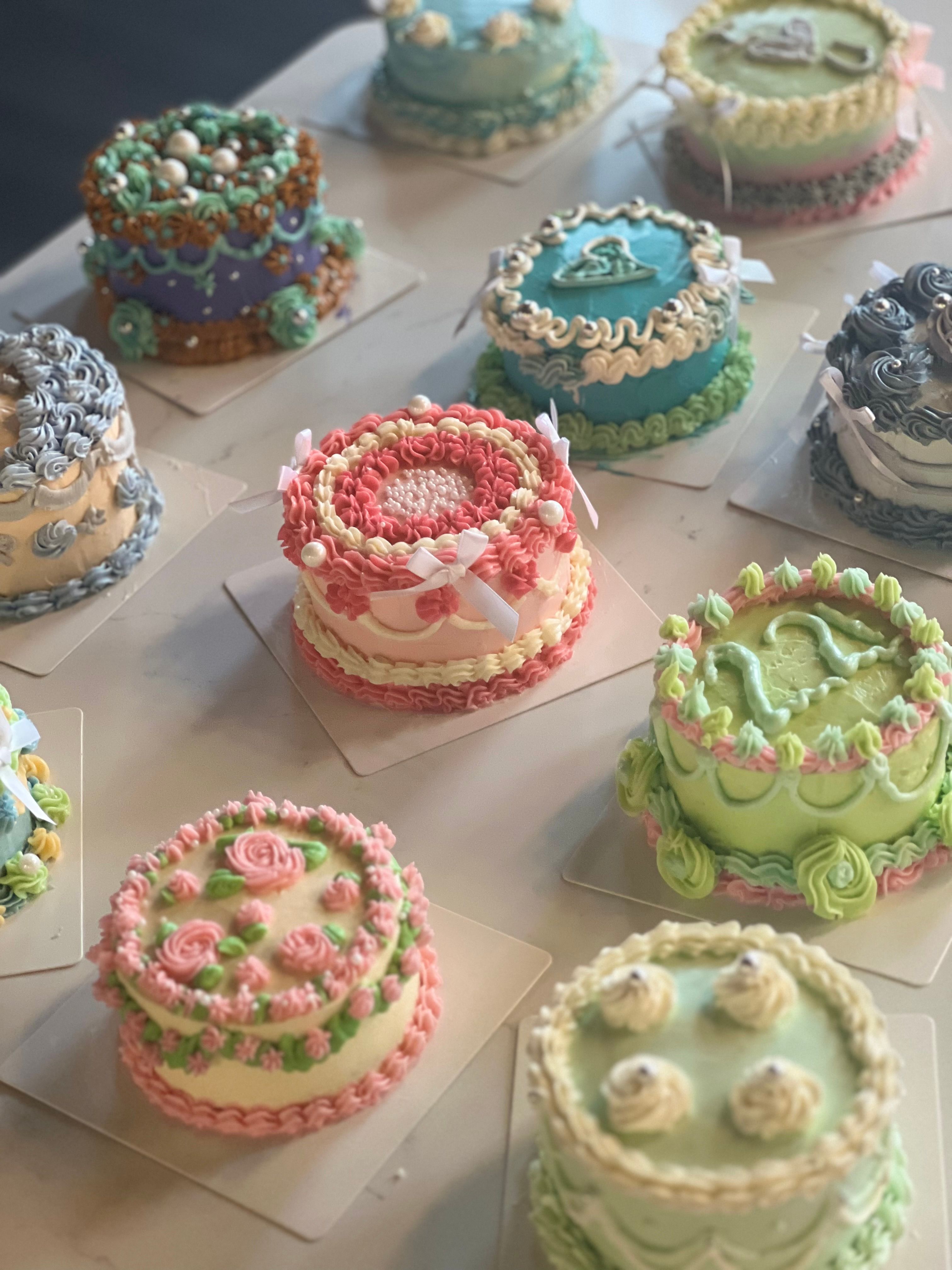 Vintage Cake decorating [05/07/25]